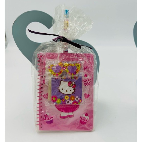 Sanrio | Design | Original Hello Kitty Y2k Sanrio Grab Bag Stationary ...